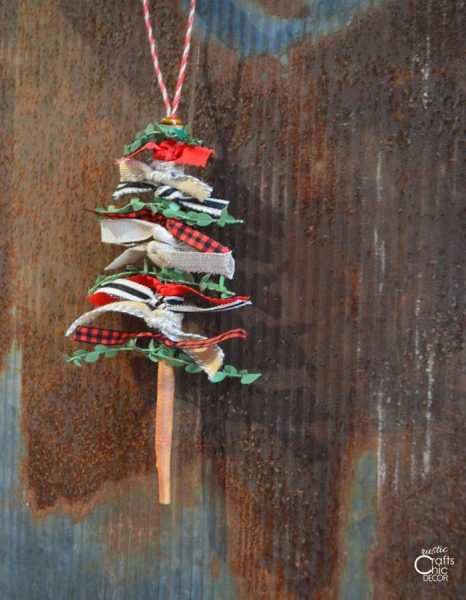 Ribbon Christmas Tree Ornament DIY - Rustic Crafts & DIY