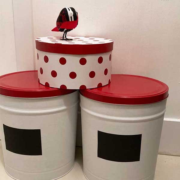 Painted Tins For Decorative Storage - Rustic Crafts & DIY