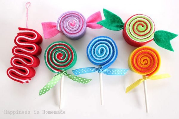 21 DIY Candy Decorations For Christmas - Rustic Crafts & DIY