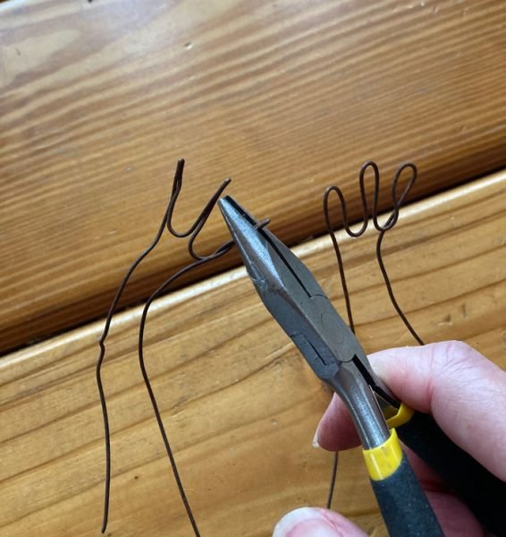 How To Make Wire Bird Legs - Rustic Crafts & DIY