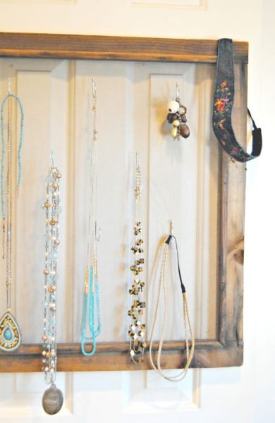 Five Fun Uses For Old Screens - Rustic Crafts & DIY